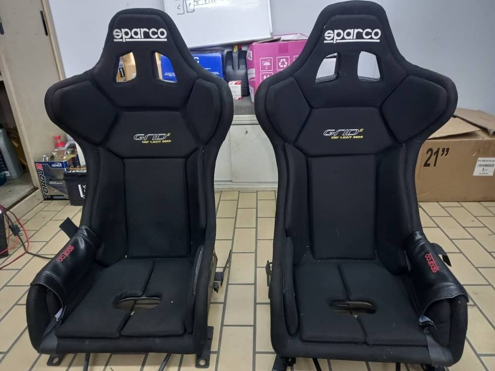 Sparco drifting 2 full bucket seat, Auto Accessories on Carousell