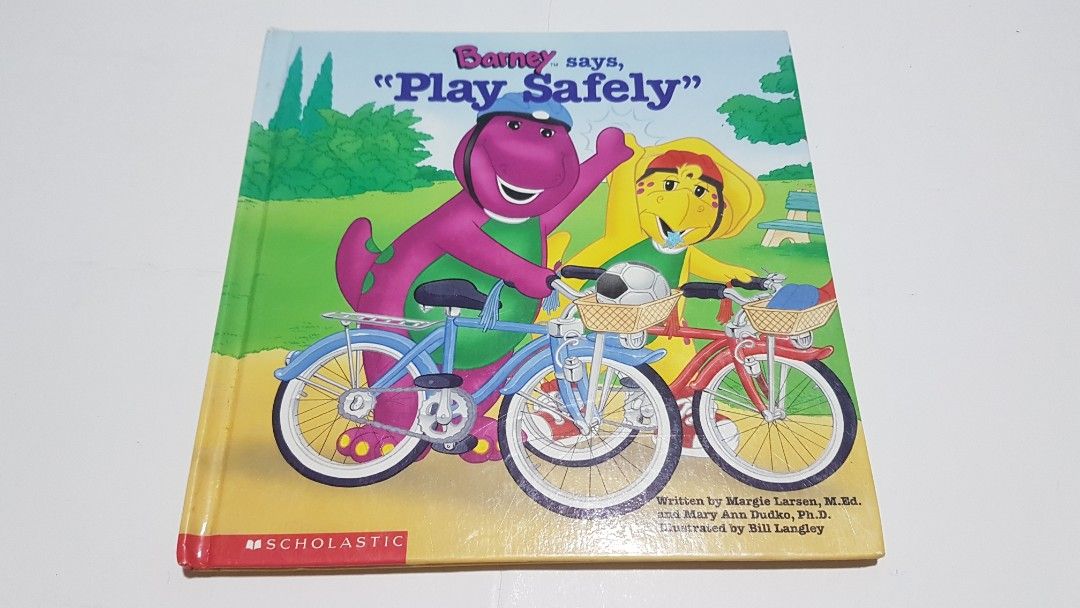 Thomas & Friends, Barney book, Hobbies & Toys, Books & Magazines ...