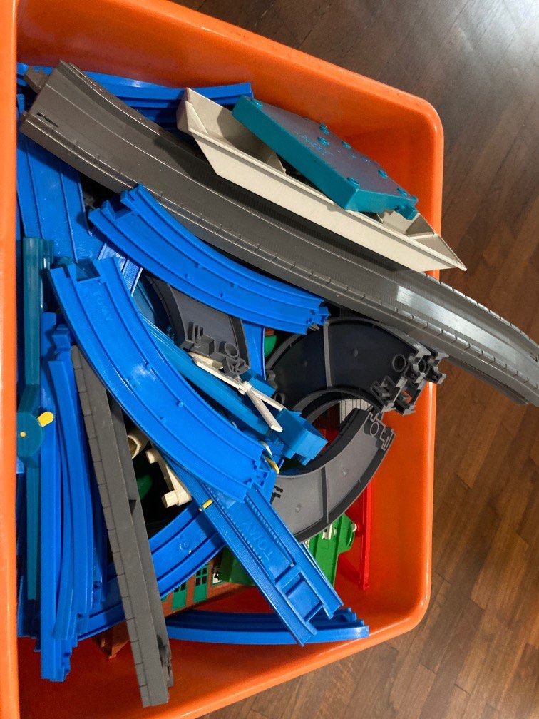 Thomas train track, Hobbies & Toys, Toys & Games on Carousell