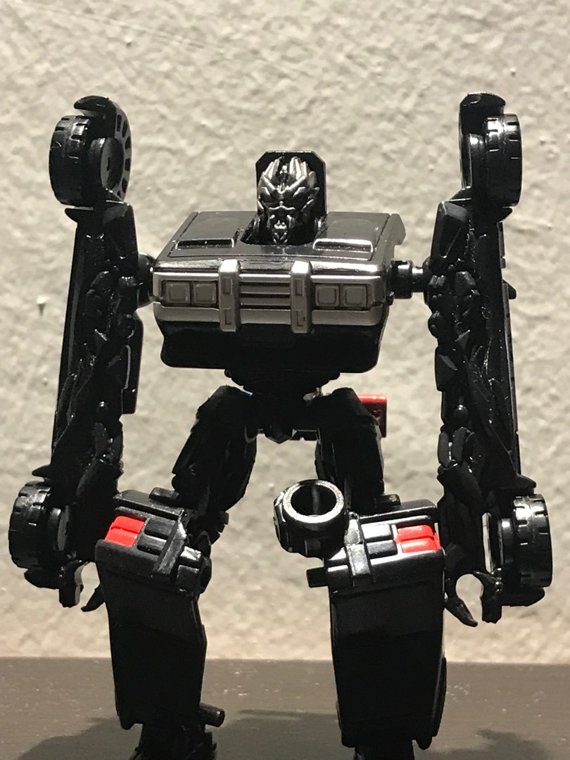 Transformers Legends Class Bumblebee movie Barricade, Hobbies & Toys ...