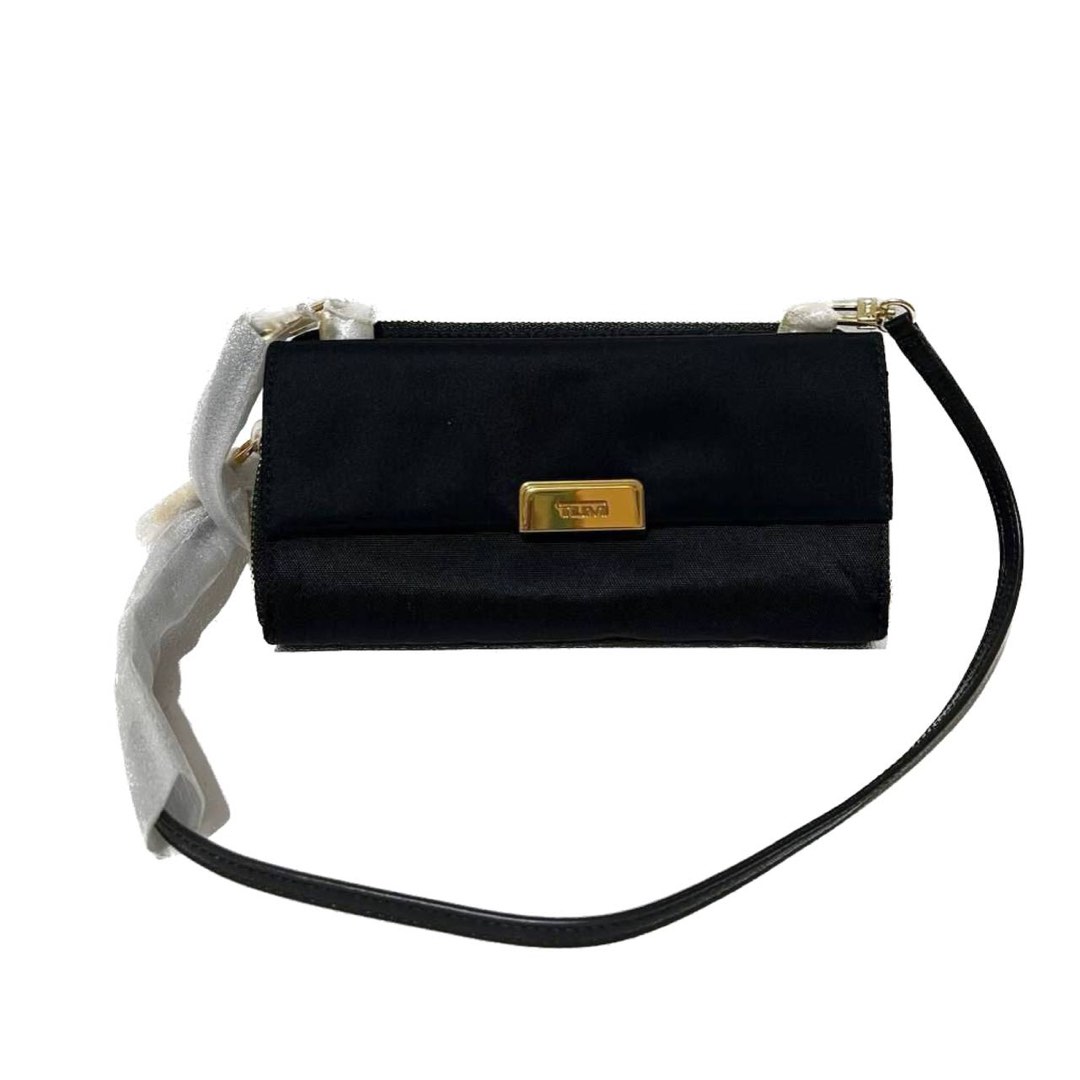 Tumi, Fesyen Wanita, Tas & Dompet di Carousell