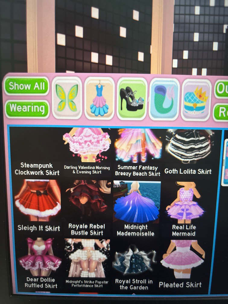 URGENT WTS royale high items (read description b4 buying!), Video ...