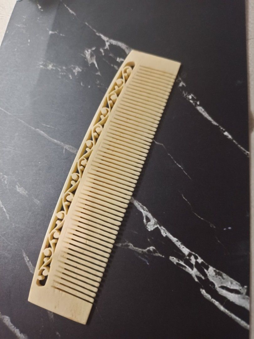 Vintage bone comb, japan, Women's Fashion, Jewelry & Organizers ...