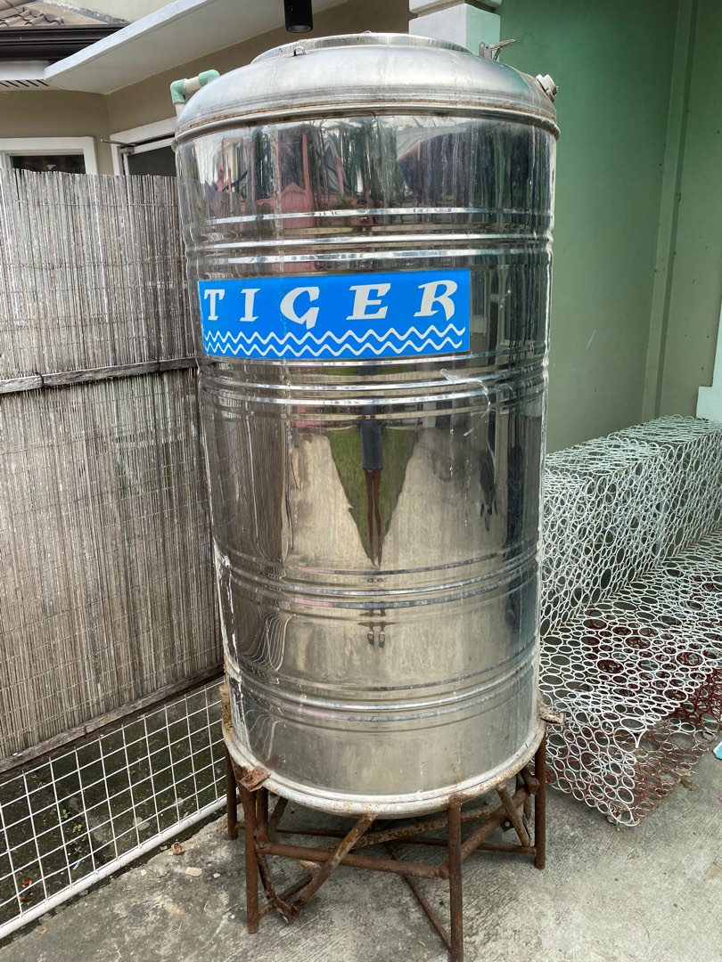 Water tank - rush sale, Furniture & Home Living, Home Improvement ...