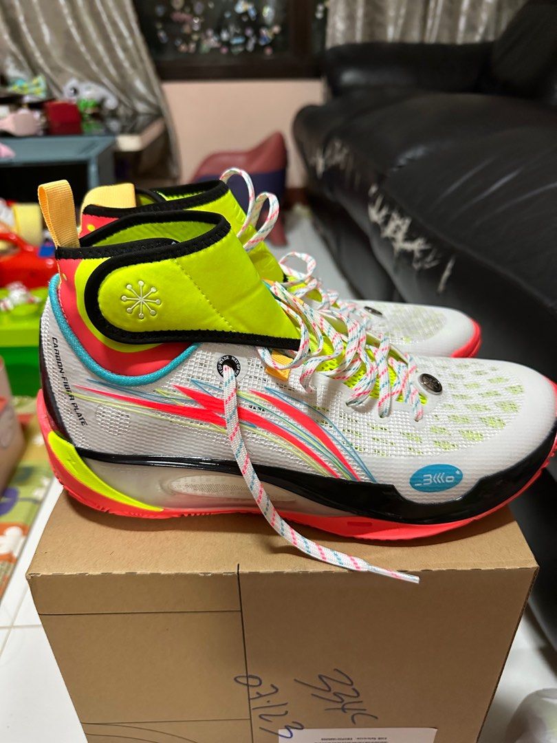 WOW 808 V2 Ultra, Men's Fashion, Footwear, Sneakers on Carousell