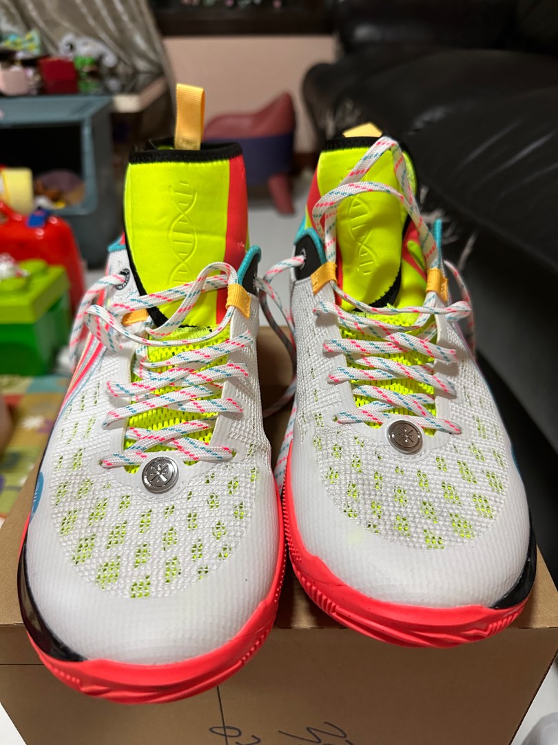 WOW 808 V2 Ultra, Men's Fashion, Footwear, Sneakers on Carousell