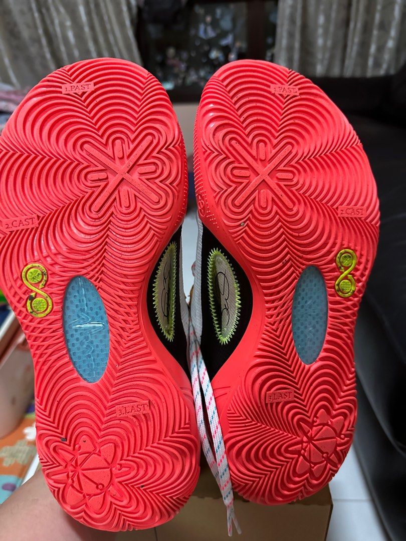 WOW 808 V2 Ultra, Men's Fashion, Footwear, Sneakers on Carousell