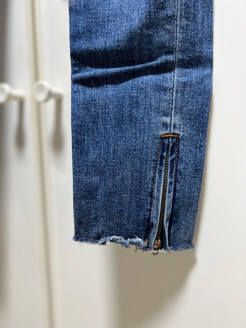 Zara Jeans with Zip Detail, Women's Fashion, Bottoms, Jeans & Leggings ...