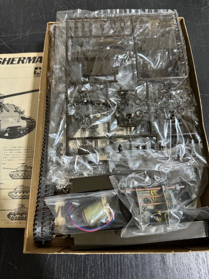 1/35 Tamiya Vintage M4 Sherman Motorized Model Kit, Hobbies & Toys ...