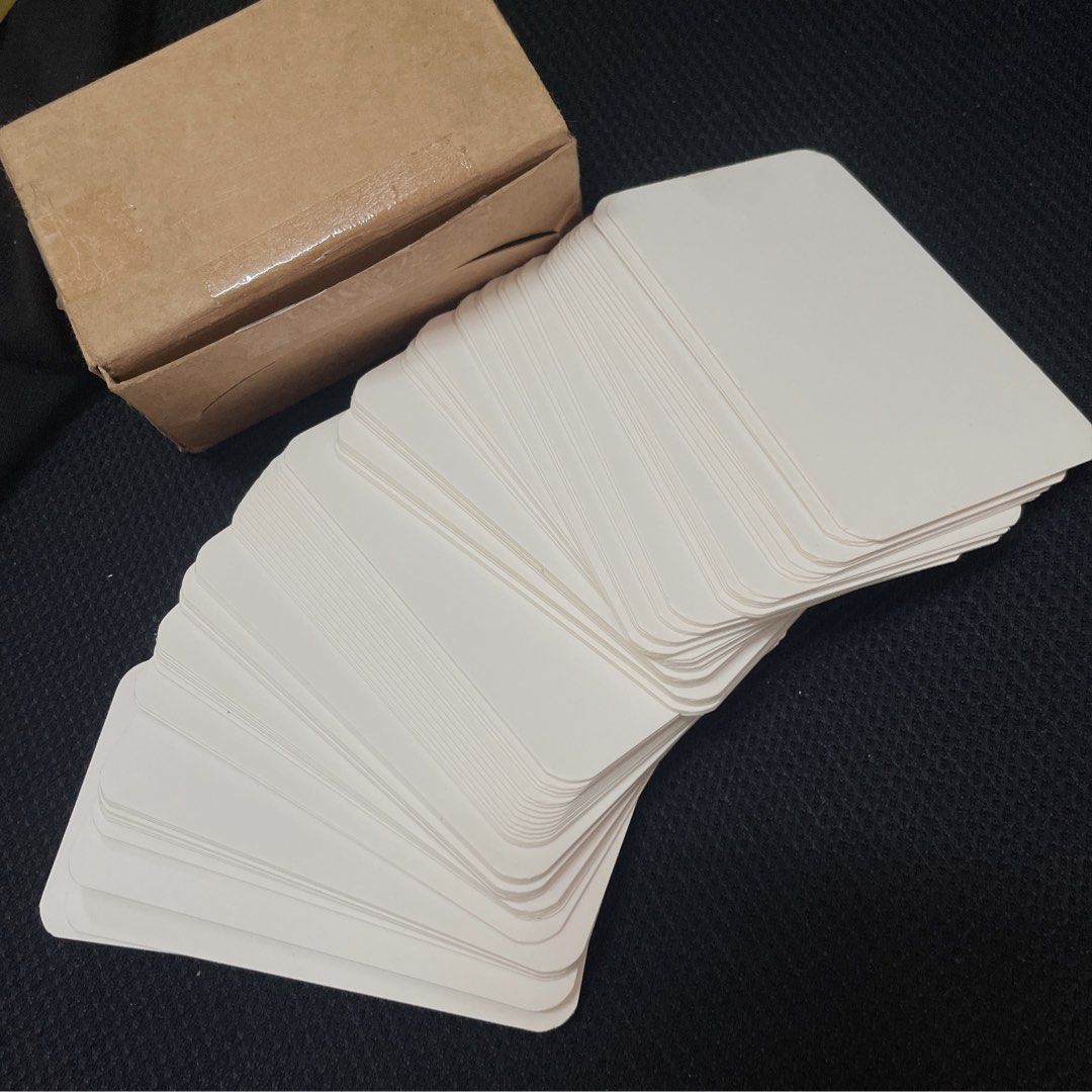 白色厚紙卡一盒（95張）尺寸如照片@c726, 書籍、休閒與玩具, 文具、藝術、手工藝, 文具、上學用品在旋轉拍賣