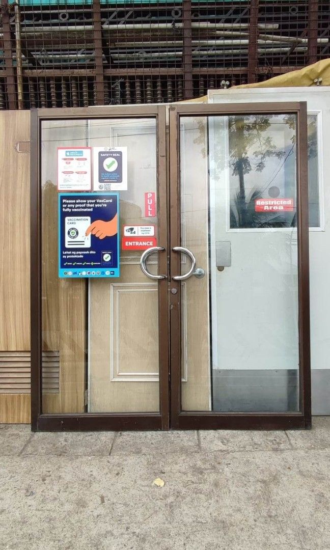 ANALOC SWING GLASS DOOR, Everything Else, Looking For on Carousell