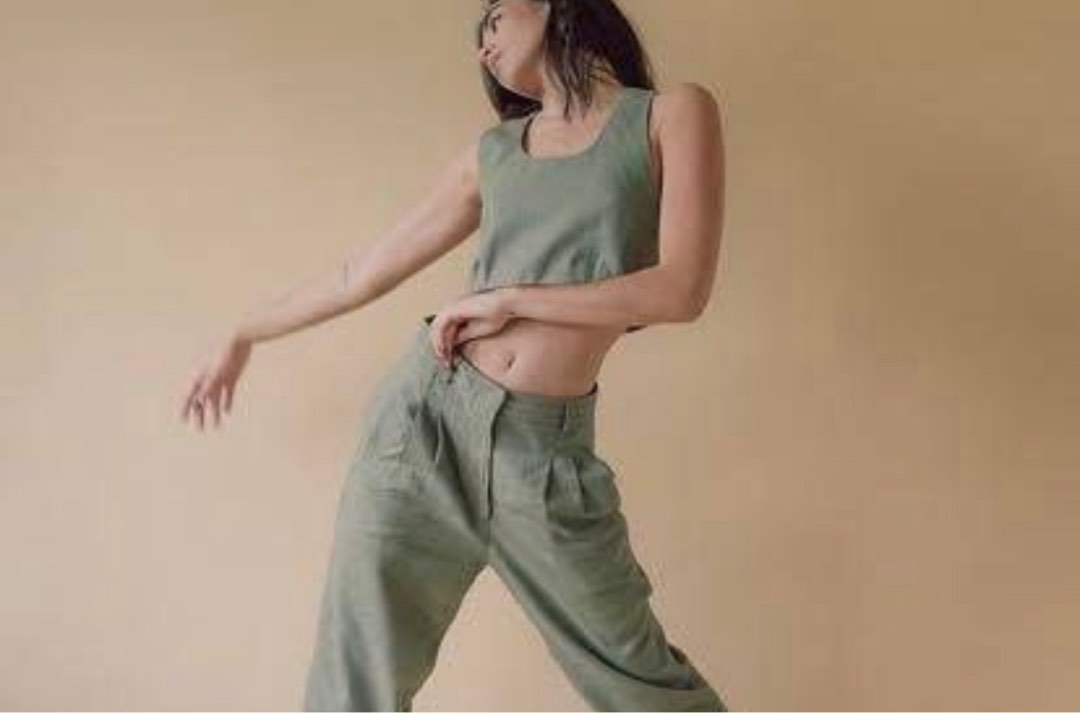 Araw the Line Melfi Linen Halter Top in Sage, Women's Fashion, Tops ...