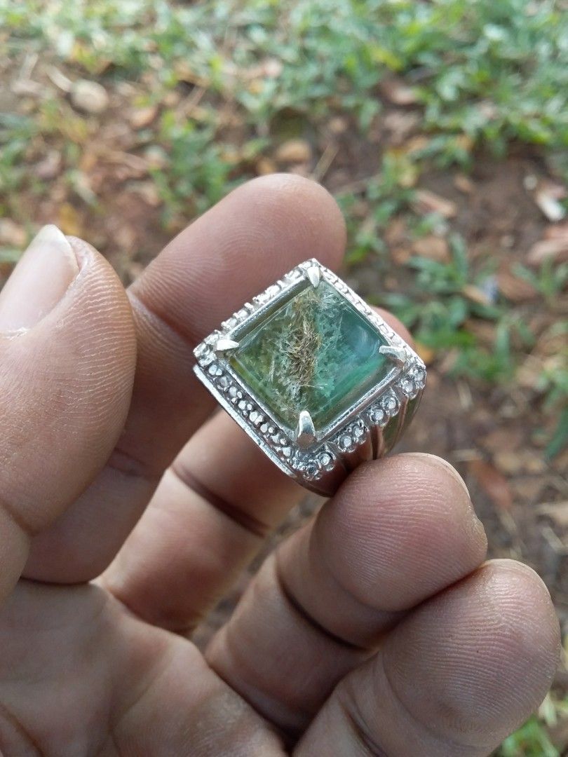 Batu jenis Jamrud (india) antik, Desain & Kerajinan Tangan, Barang ...
