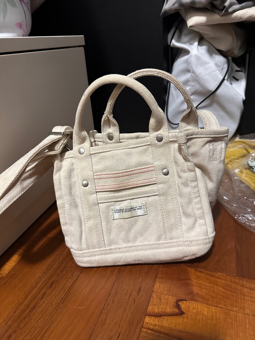Beyond The Vines BTV mini Carryall, Women's Fashion, Bags & Wallets ...