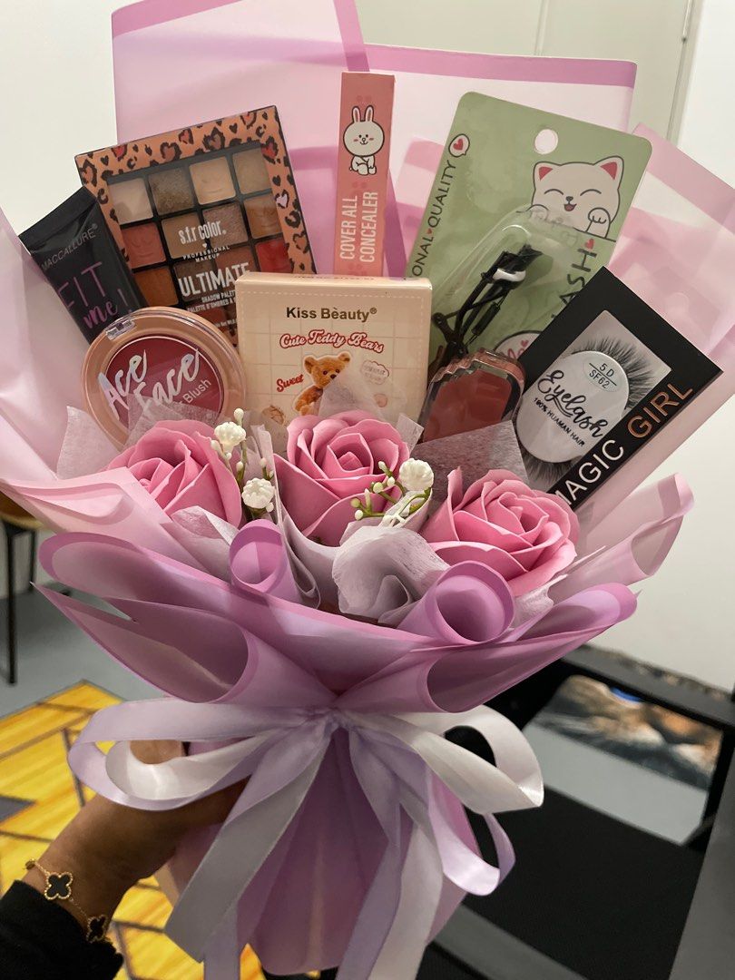 Bouquet cosmetic, Hobbies & Toys, Stationery & Craft, Flowers ...