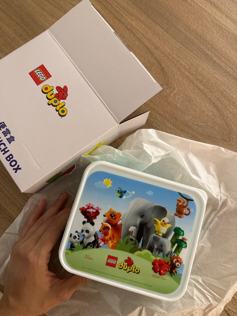 Brand new Lego lunch box (850ml), Furniture & Home Living, Kitchenware ...