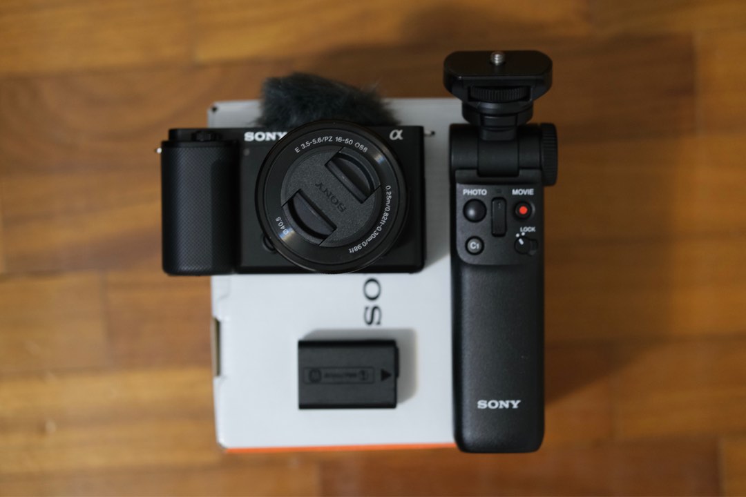 Sony ZVE10 ZVE 10 with Kit Lens and Wireless Grip Full Box Black ...