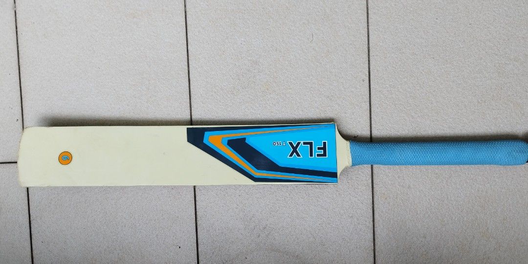 Cricket bat, Sports Equipment, Sports & Games, Racket & Ball Sports on ...