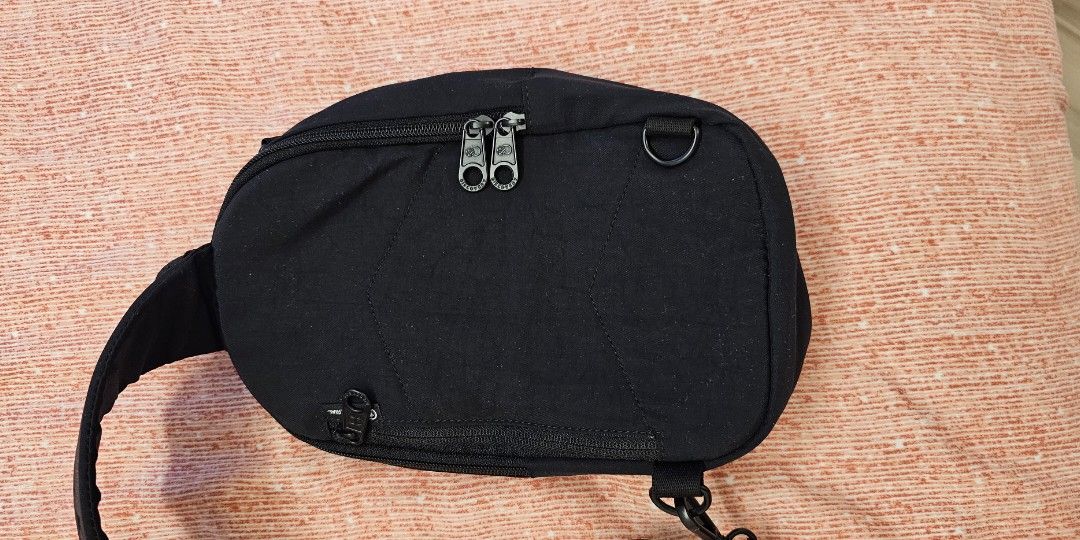 Discovery Expedition Sling Bag, Men's Fashion, Bags, Sling Bags on ...