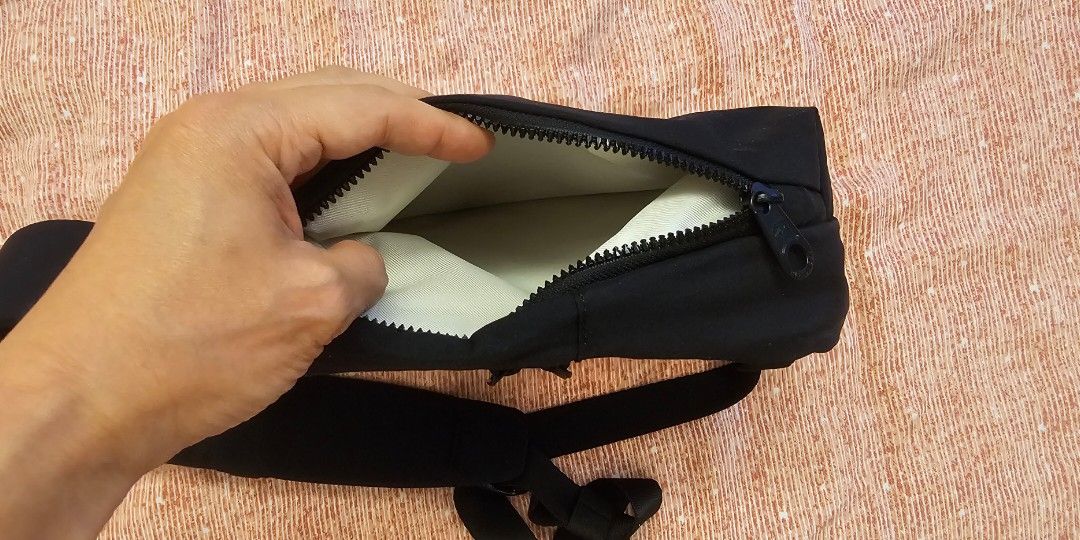 Discovery Expedition Sling Bag, Men's Fashion, Bags, Sling Bags on ...