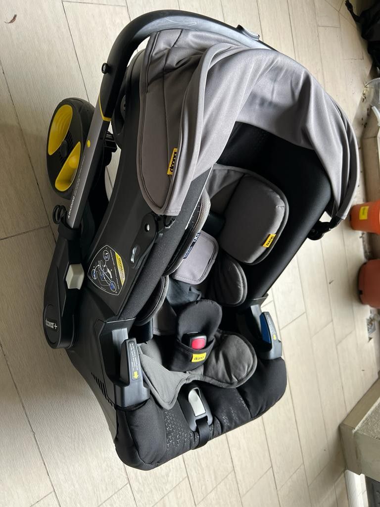 Doona stroller 2 in1 with car seat, Babies & Kids, Going Out, Strollers ...