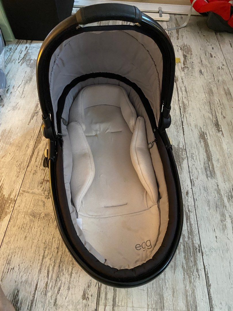 Egg bassinet / carrier, Babies & Kids, Going Out, Strollers on Carousell