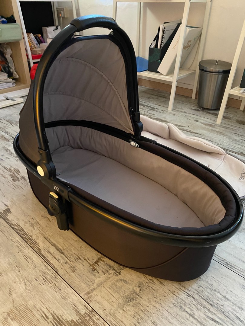 Egg bassinet / carrier, Babies & Kids, Going Out, Strollers on Carousell