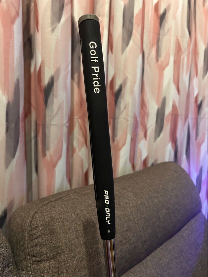 Golf Putter Yes Callie (New Hand Grip), Sports Equipment, Sports ...