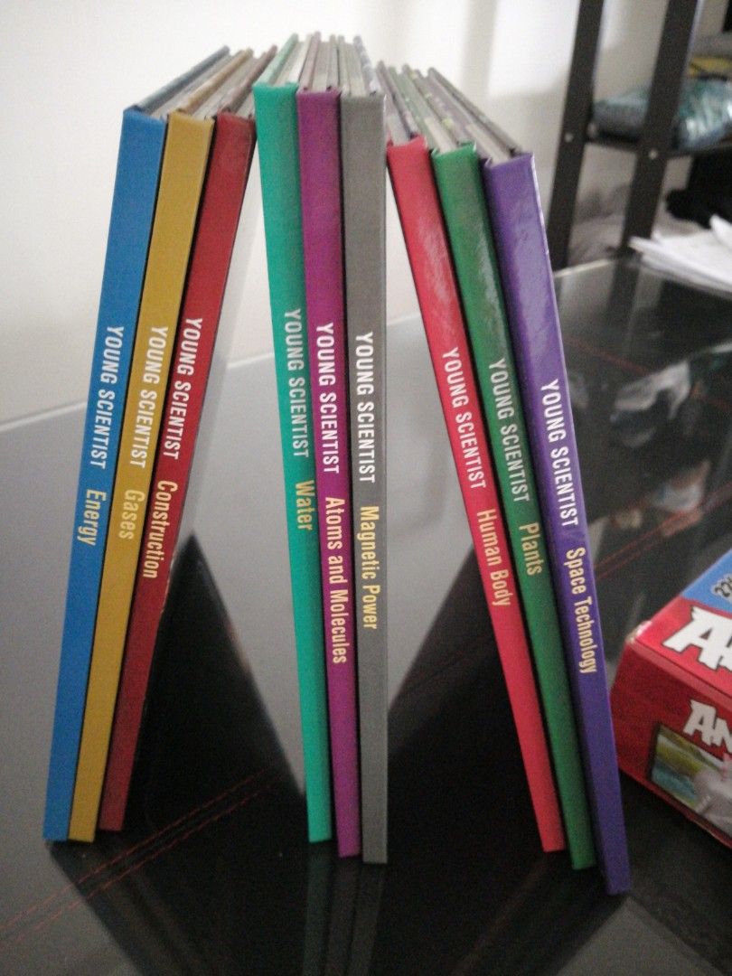 Grolier encyclopaedia, Hobbies & Toys, Books & Magazines, Fiction & Non ...