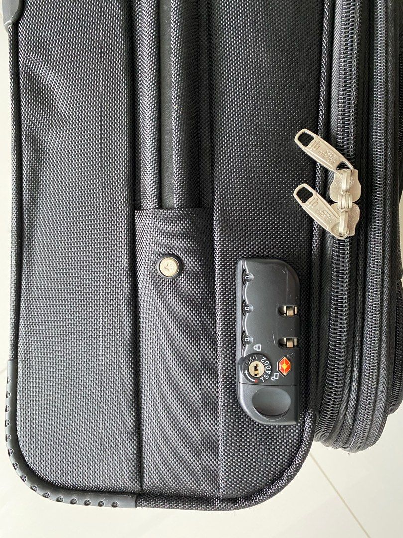 Hard case luggage bag, Hobbies & Toys, Travel, Luggage on Carousell