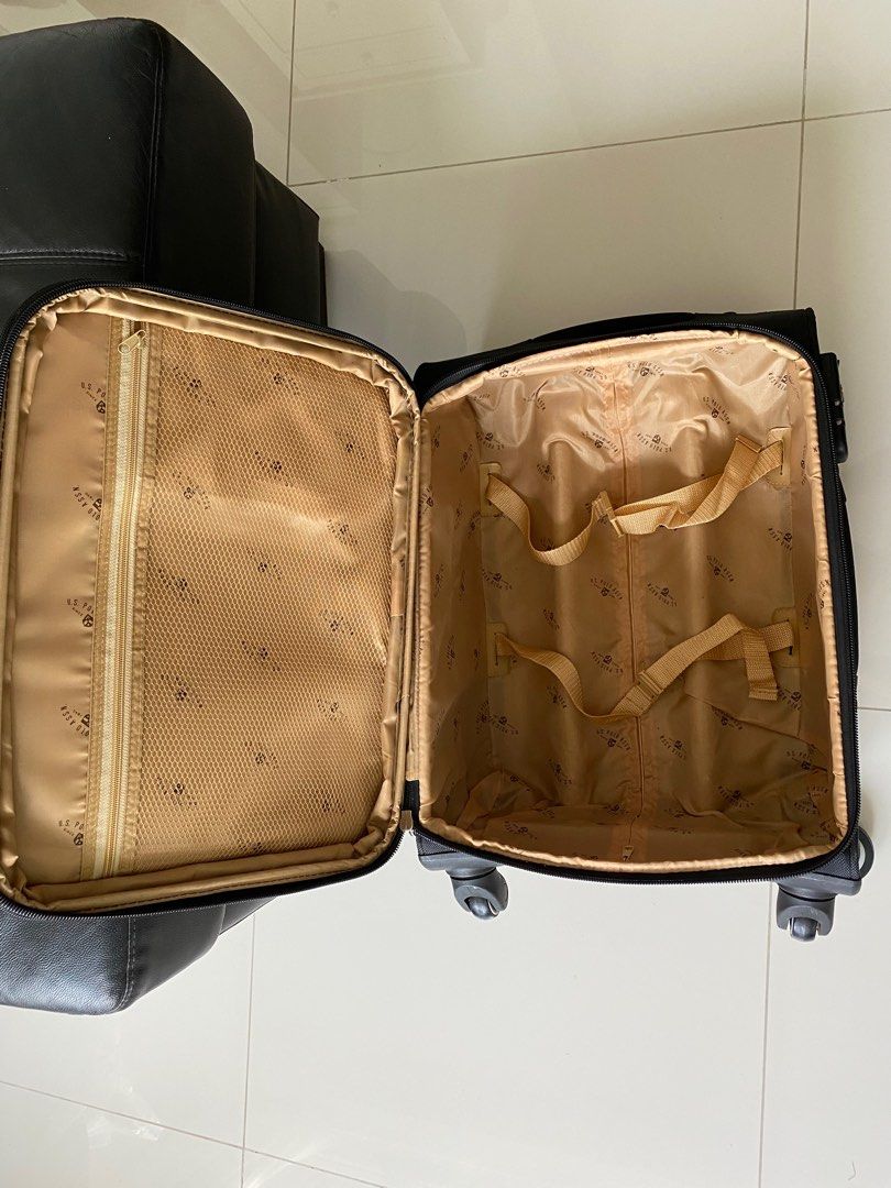 Hard case luggage bag, Hobbies & Toys, Travel, Luggage on Carousell