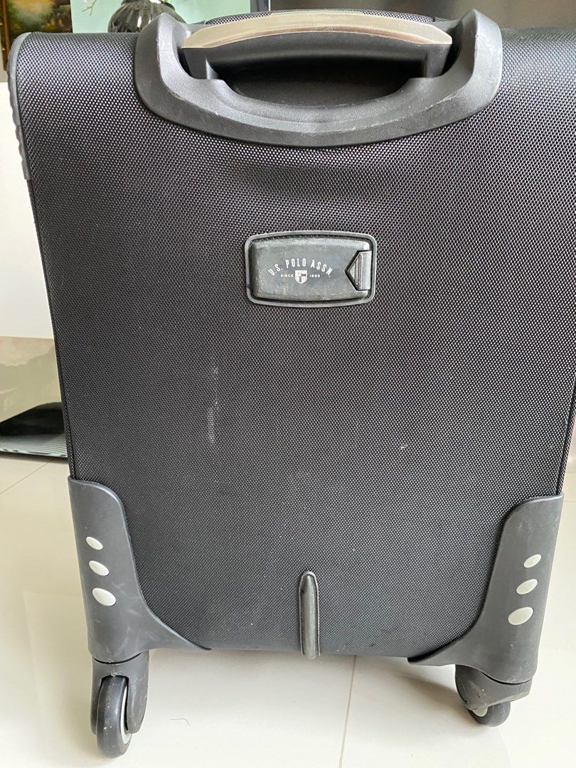 Hard case luggage bag, Hobbies & Toys, Travel, Luggage on Carousell