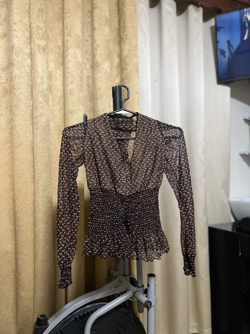 Korean Top, Women's Fashion, Tops, Others Tops on Carousell