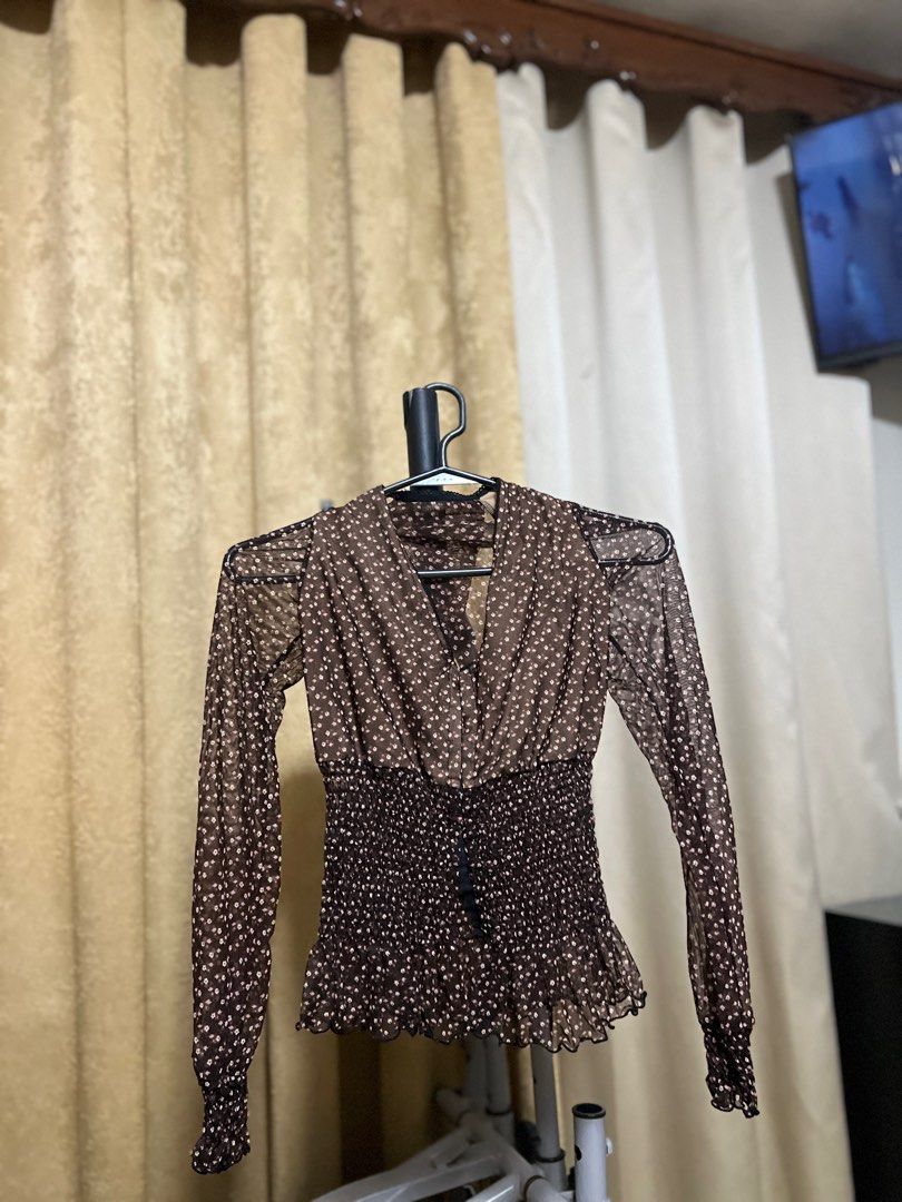 Korean Top, Women's Fashion, Tops, Others Tops on Carousell