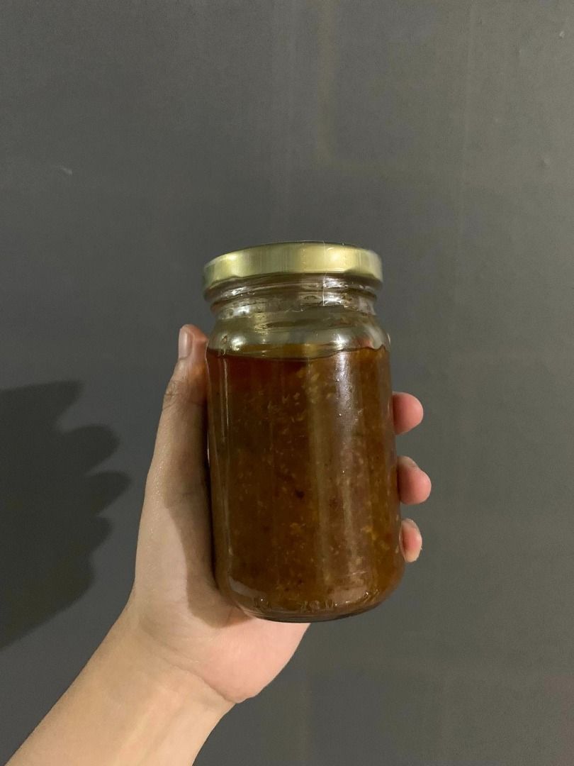 Lolo Imo's Chili Garlic Oil, Food & Drinks, Spice & Seasoning on Carousell