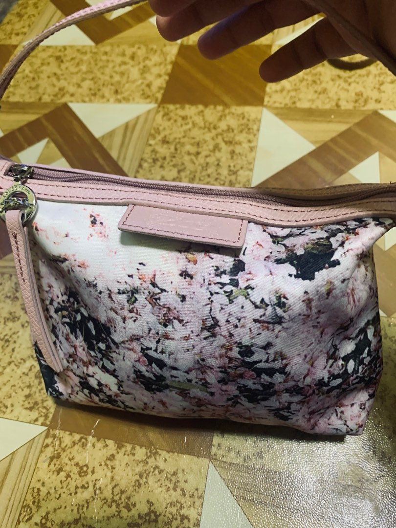 Longchamp ukay ykk zip Made in Tunisia, Women's Fashion, Bags & Wallets, Shoulder Bags on Carousell
