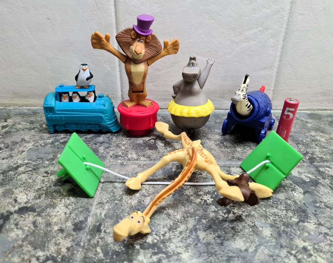 MADAGASCAR 3 LOT - 2012 McDonald's DreamWorks Happy Meal Toy Series ...