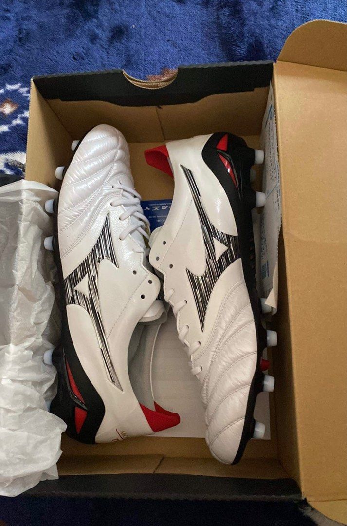 Mizuno Morelia Neo 4 Japan, Men's Fashion, Footwear, Sneakers on Carousell