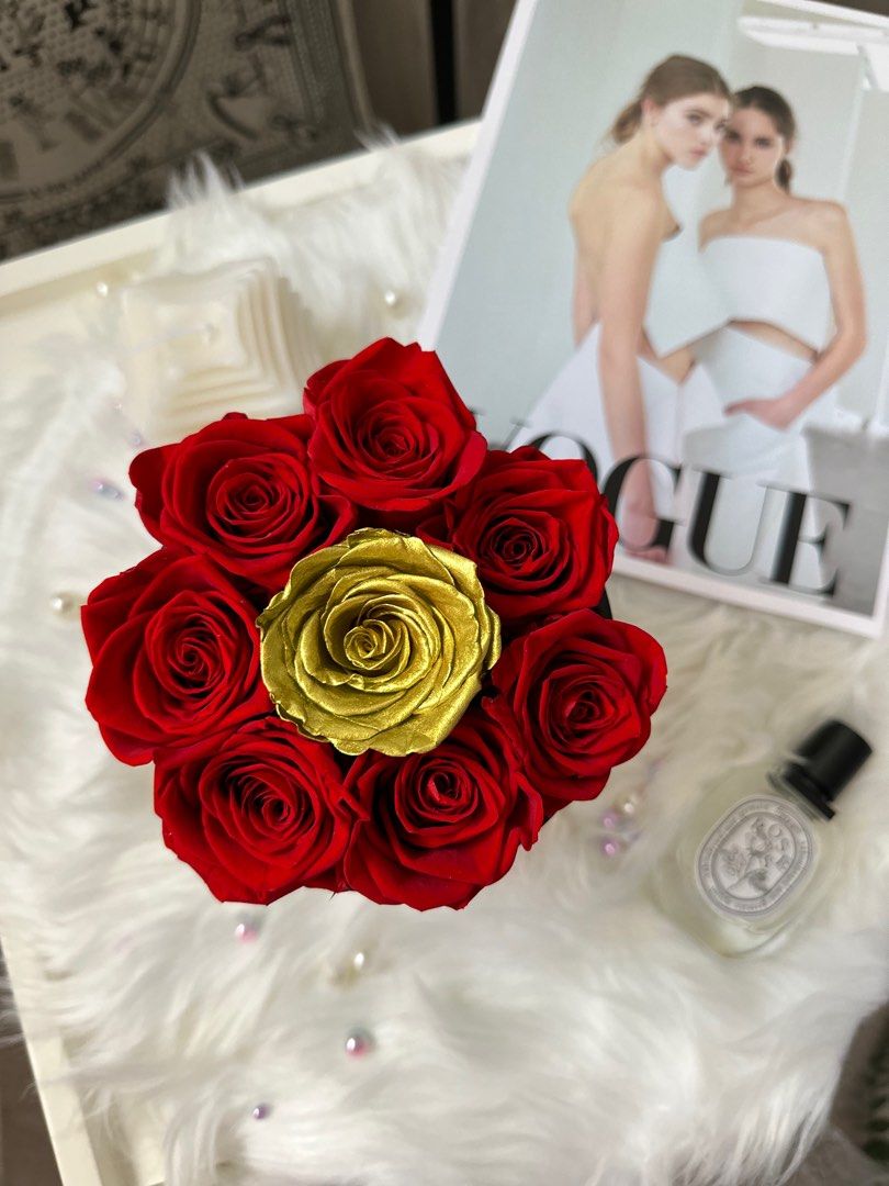 Preserved red & gold roses bloom box, Hobbies & Toys, Stationery ...