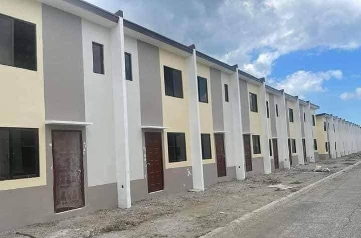RFO Townhouse in Naic Cavite 1 minute away from highway, Property, For ...