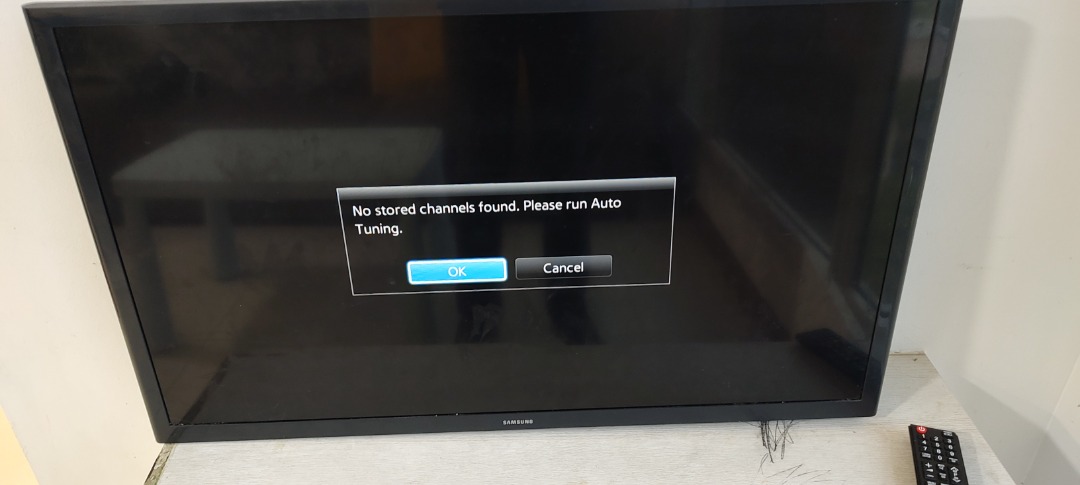 SAMSUNG 32" TV old, TV & Home Appliances, TV & Entertainment, TV on ...