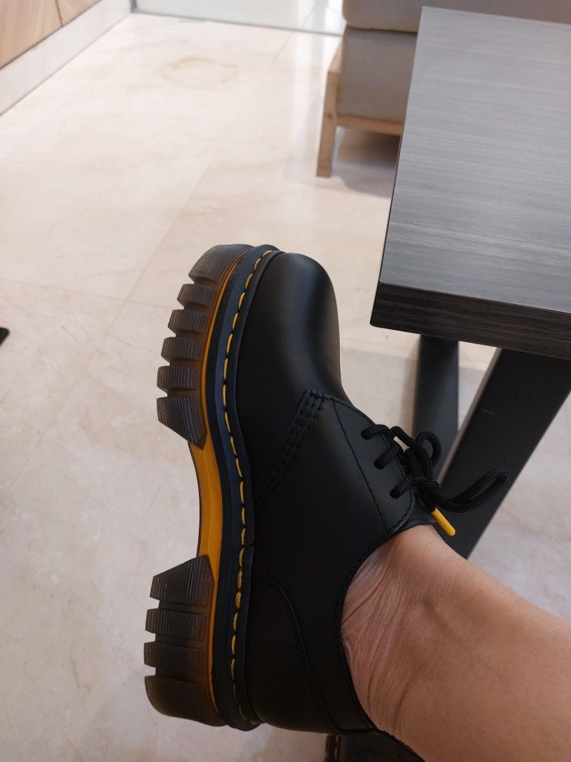 sepatu Doc Martin Audrix Asli, Fesyen Wanita, Sepatu di Carousell