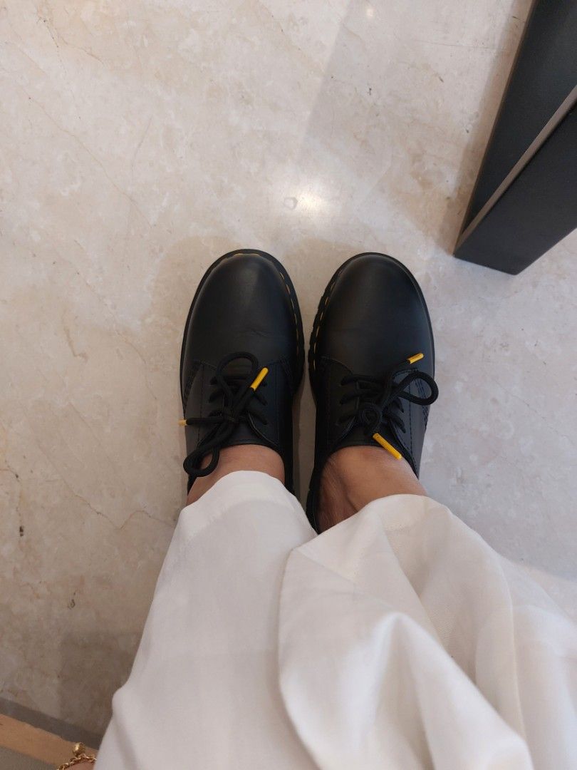 sepatu Doc Martin Audrix Asli, Fesyen Wanita, Sepatu di Carousell