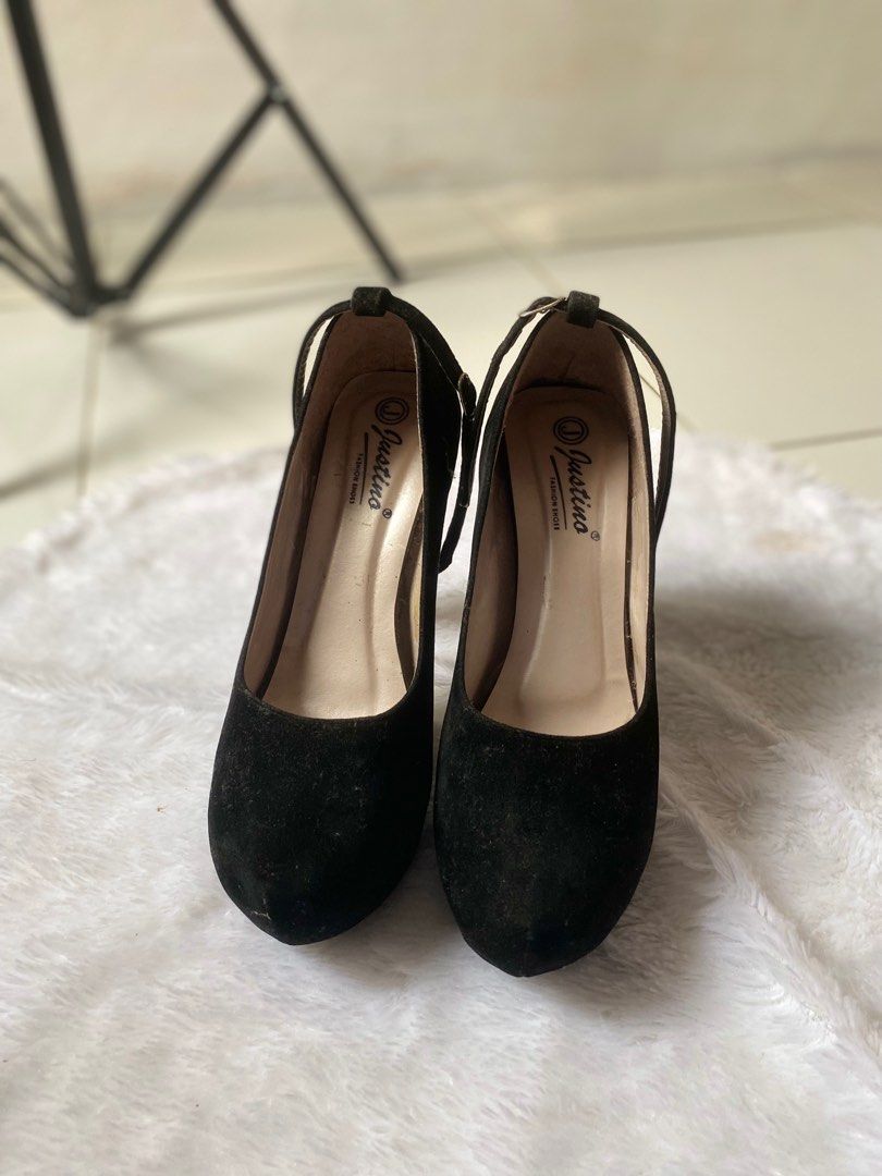 Sepatu heels tali hitam, Fesyen Wanita, Sepatu di Carousell