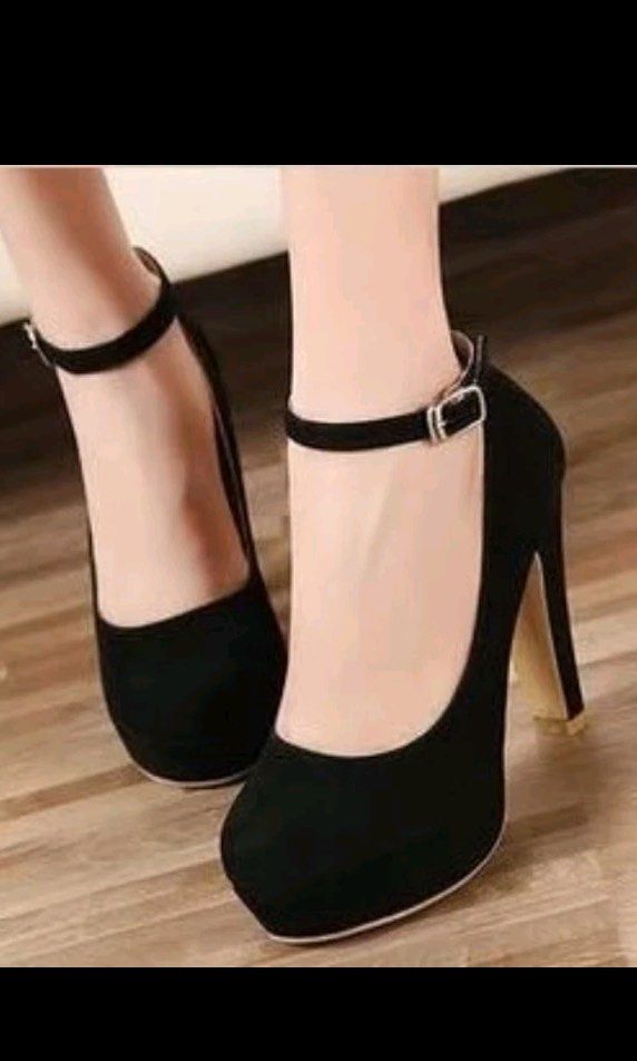Sepatu heels tali hitam, Fesyen Wanita, Sepatu di Carousell