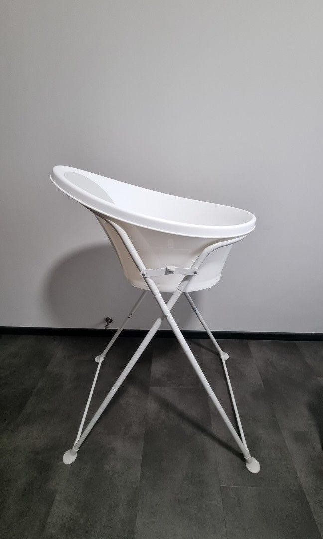 Snuggle Bath Tub with stand, Babies & Kids, Bathing & Changing, Bathtub ...