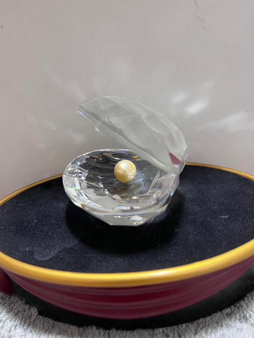 Swarovski Crystal Shell with Pearl, Hobbies & Toys, Memorabilia ...