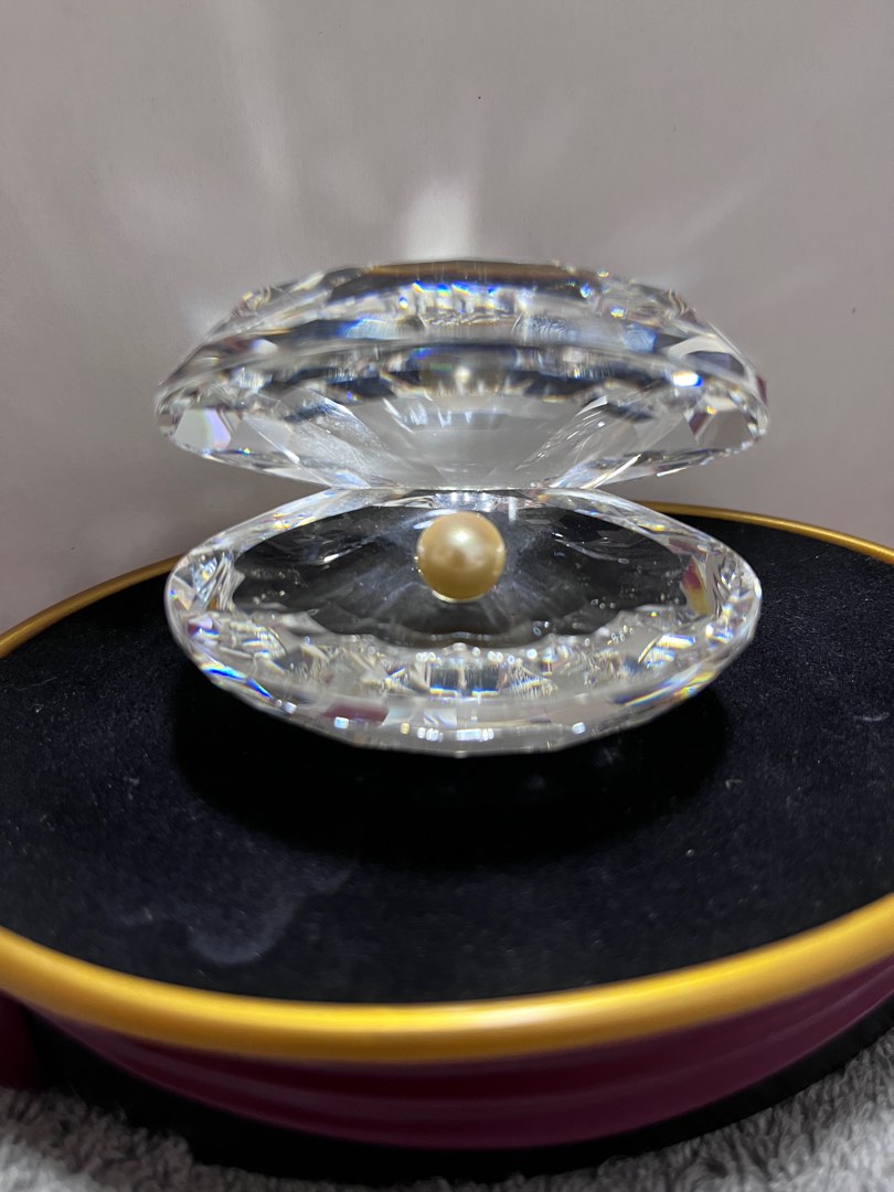 Swarovski Crystal Shell with Pearl, Hobbies & Toys, Memorabilia ...