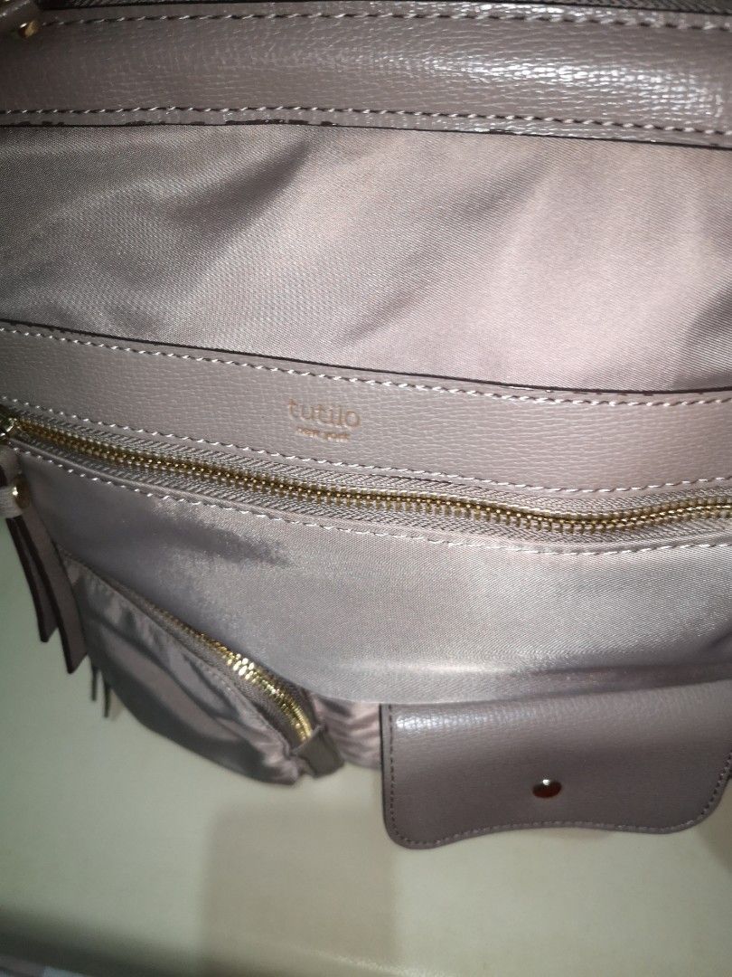 TUTILO NEW YORK BACKPACK STYLE, Women's Fashion, Bags & Wallets ...