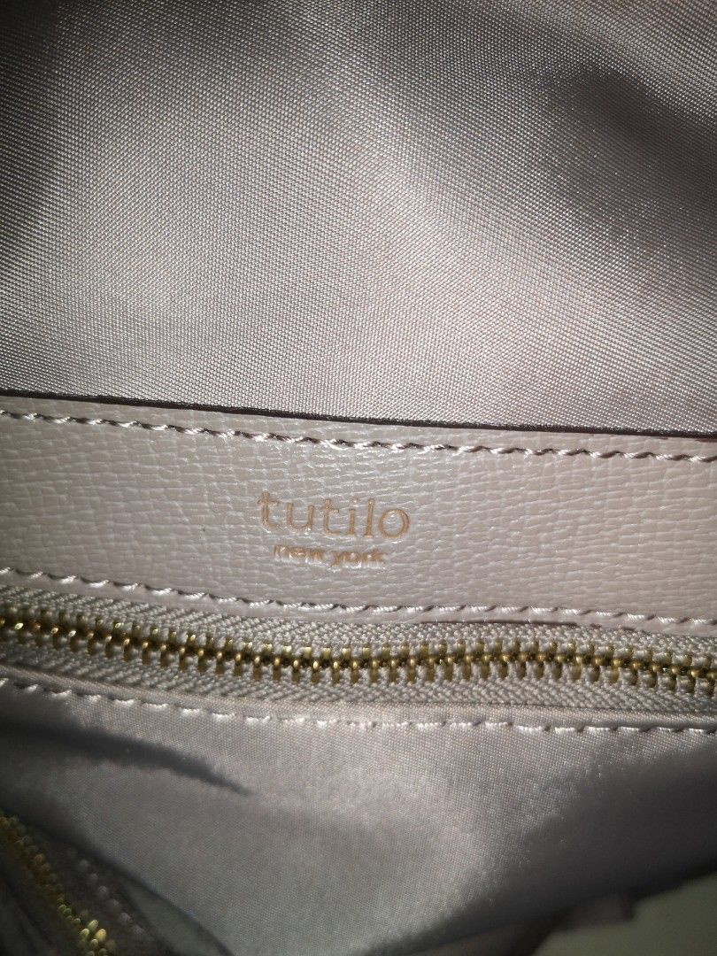 TUTILO NEW YORK BACKPACK STYLE, Women's Fashion, Bags & Wallets ...